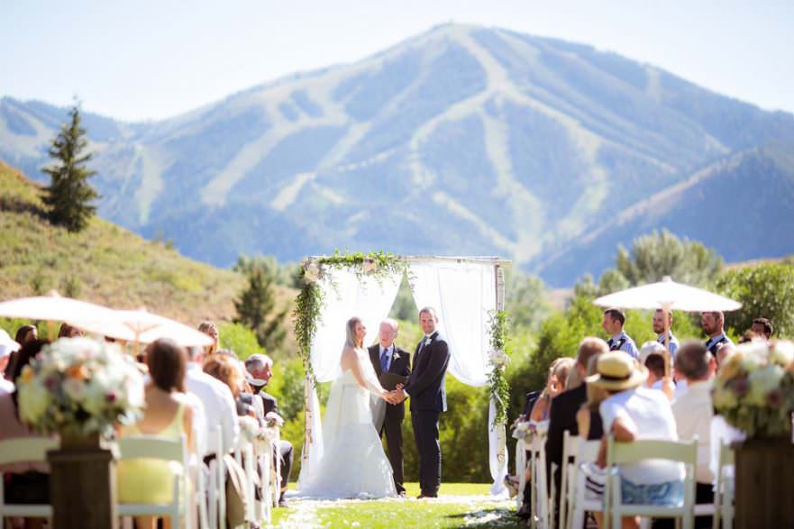 How to Shoot Beautiful Portraits in Harsh Sunlight | The Youngrens ...